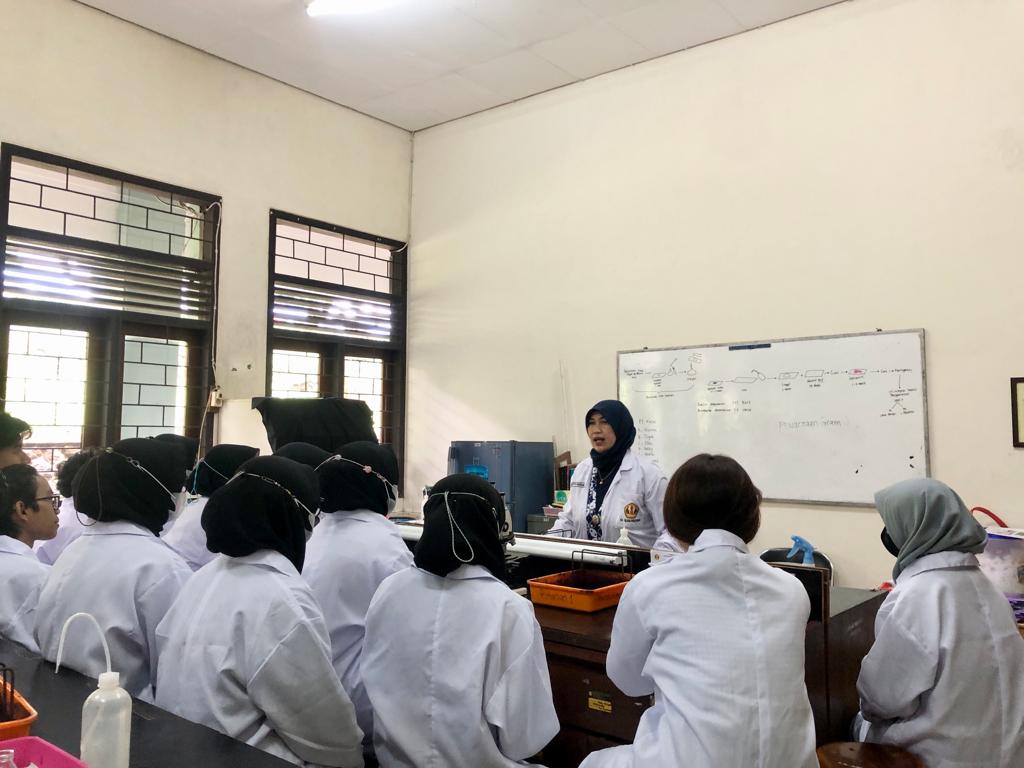 Praktikum Mata Kuliah Mikrobiologi Pertanian – Lab. Biologi Tanah Unpad ...